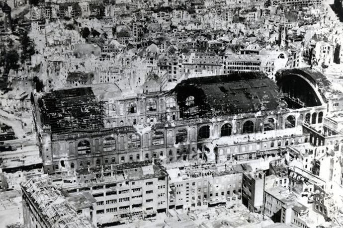 10 Facts About the Blitz and the Bombing of Germany | History Hit