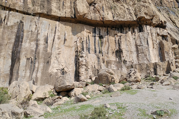 Bisotun Archaeological Site - History and Facts | History Hit