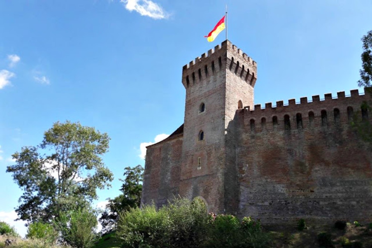 Morlanne Castle - History and Facts | History Hit