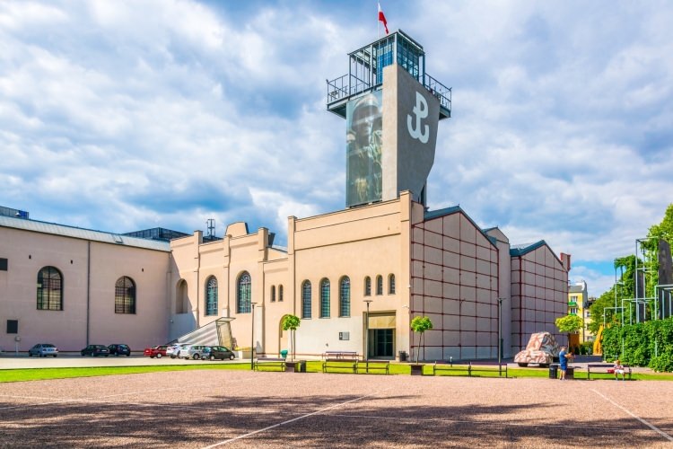 Warsaw Rising Museum - History and Facts | History Hit