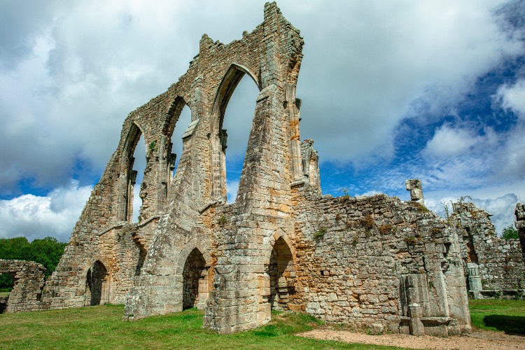 Bayham Old Abbey - History and Facts | History Hit