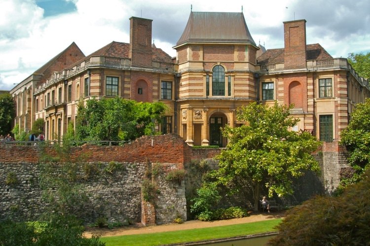 Eltham Palace - History and Facts | History Hit