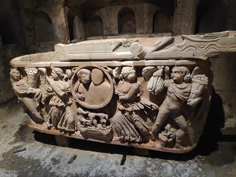 Weiden Roman Burial Chamber - History and Facts | History Hit