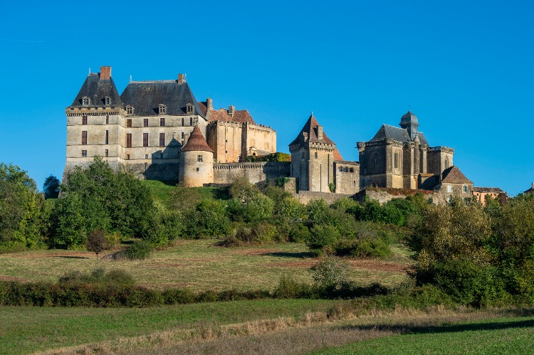 Castles in Aquitaine | Historical Landmarks | History Hit