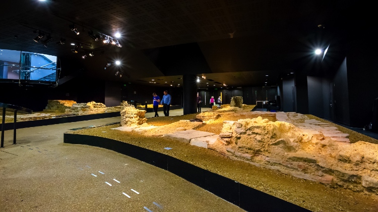 London Roman Amphitheatre - History and Facts | History Hit