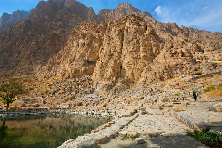 Bisotun Archaeological Site - History and Facts | History Hit