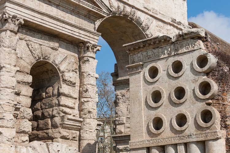 Tomb of Eurysaces the Baker - History and Facts | History Hit