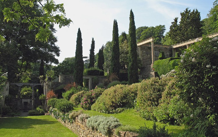 Iford Manor - History and Facts | History Hit