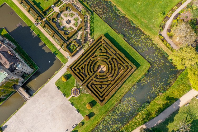 5 Historic Mazes to Explore in England | Historical Landmarks | History Hit