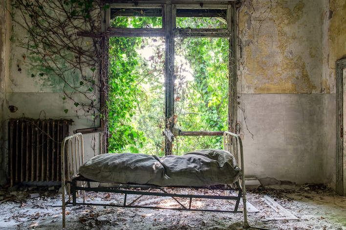 15 of the Most Haunted Places in the World | Historical Landmarks ...