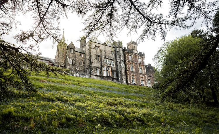 7 of the Most Haunted Hotels in the UK | Historical Landmarks | History Hit