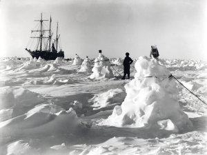 Frank Hurley’s Photographs of Shackleton’s Disastrous Endurance ...