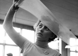 Nylon Stockings: The Innovation Behind a Textiles Revolution | History Hit