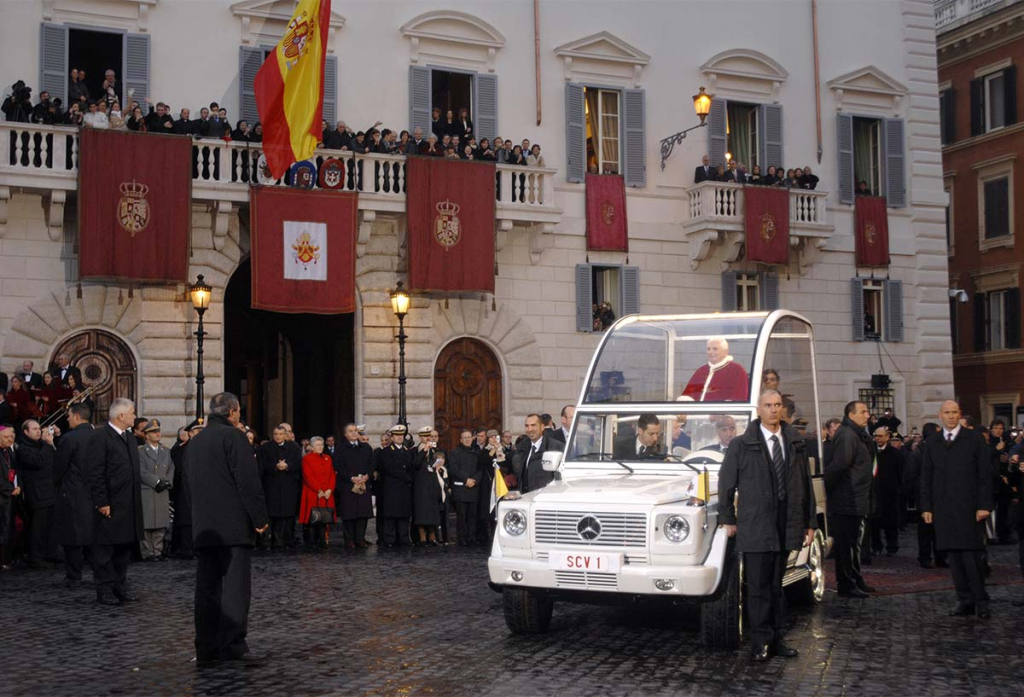 7 of the Strangest Cars Ever Invented | History Hit