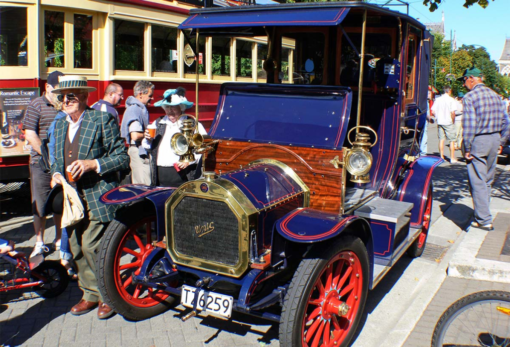 The History of the London Black Cab | History Hit