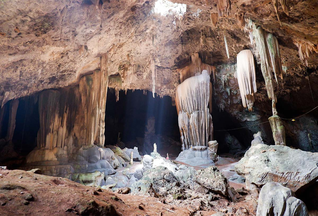 10 Spectacular Ancient Caves | History Hit