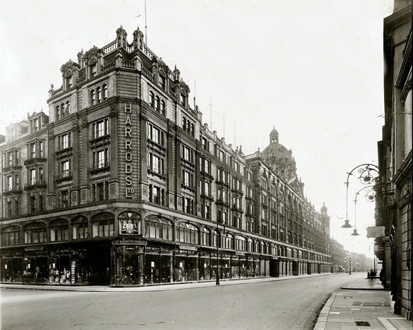 5 of the Oldest Department Stores in the World | History Hit