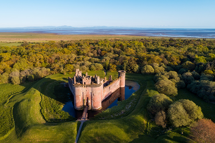 Caerlaverock Castle - History and Facts | History Hit