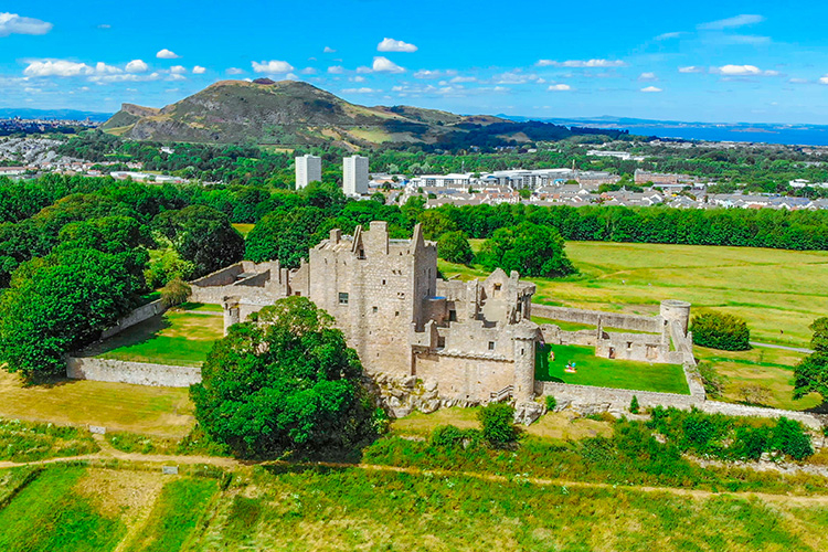Craigmillar Castle - History and Facts | History Hit