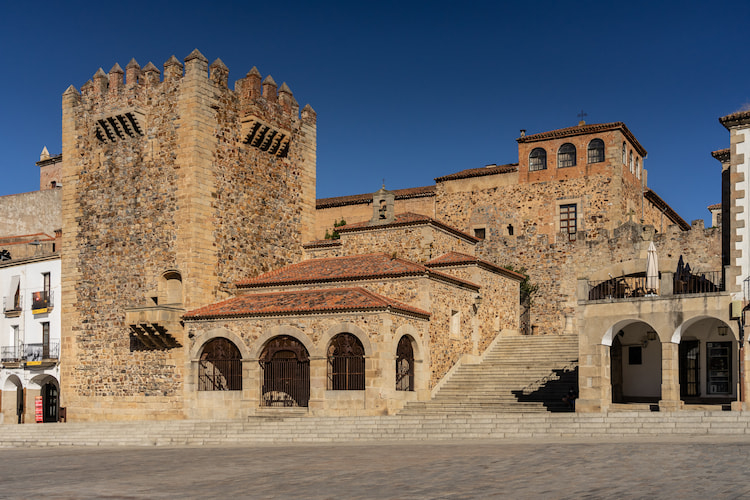 Bujaco Tower - History and Facts | History Hit