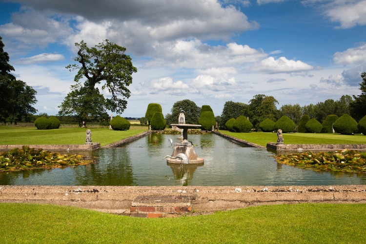 Burton Agnes Hall and Gardens - History and Facts | History Hit