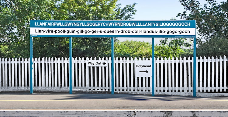 Llanfairpwllgwyngyllgogerychwyrndrobwllllantysiliogogogoch - History ...