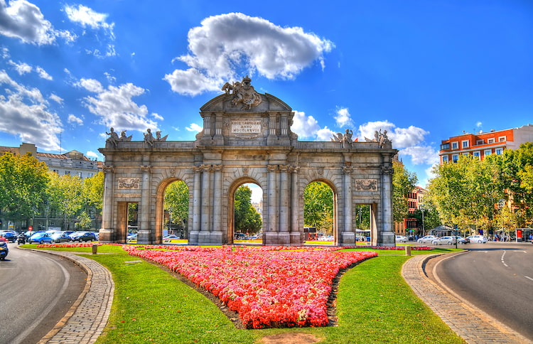 The Alcala Gate - History and Facts | History Hit