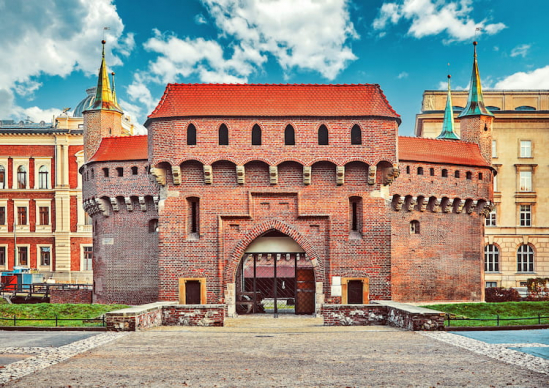 10 Historic Sites, Landmarks and Monuments to See in Poland ...