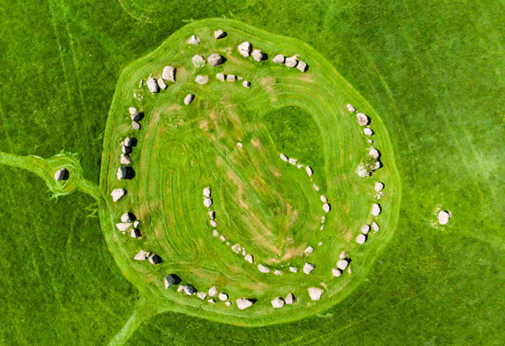 5 Historic Mazes to Explore in England | Historical Landmarks | History Hit